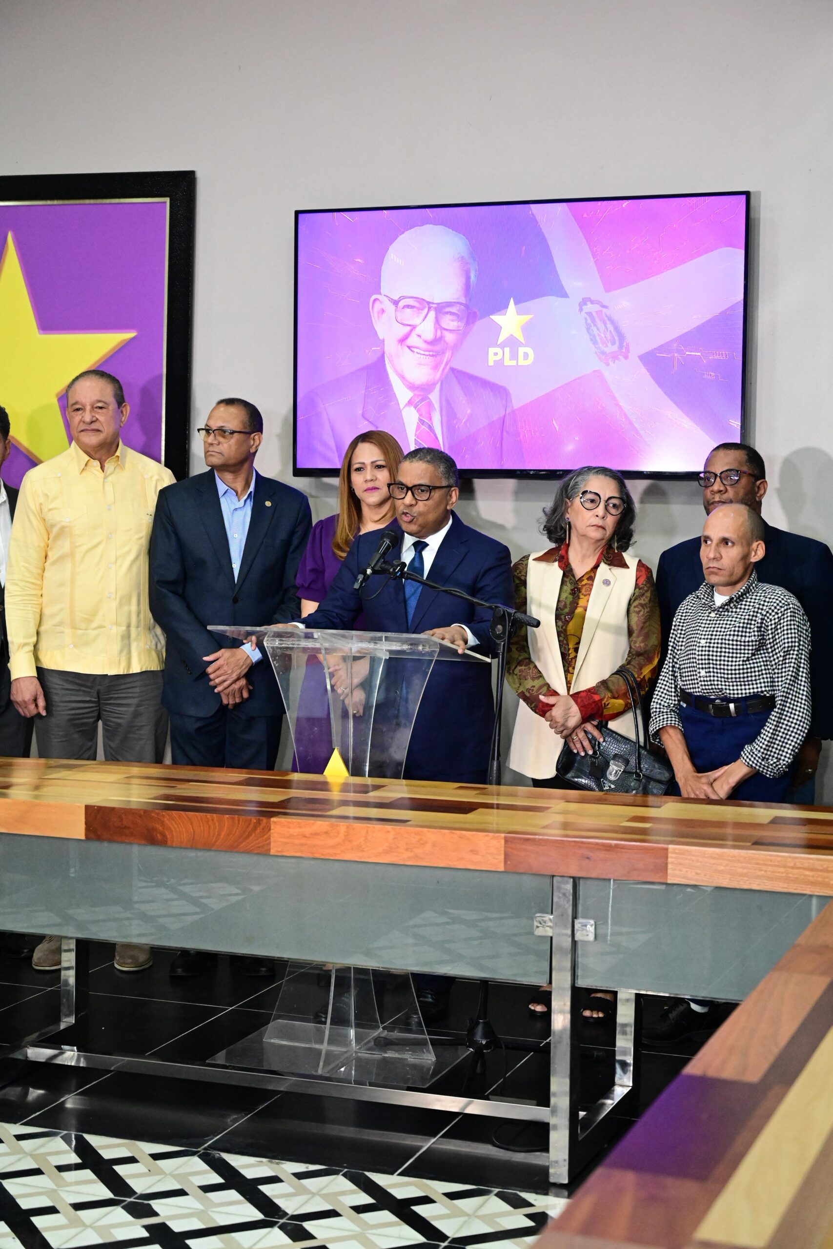 Crisis de tránsito en RD: propuestas del PLD